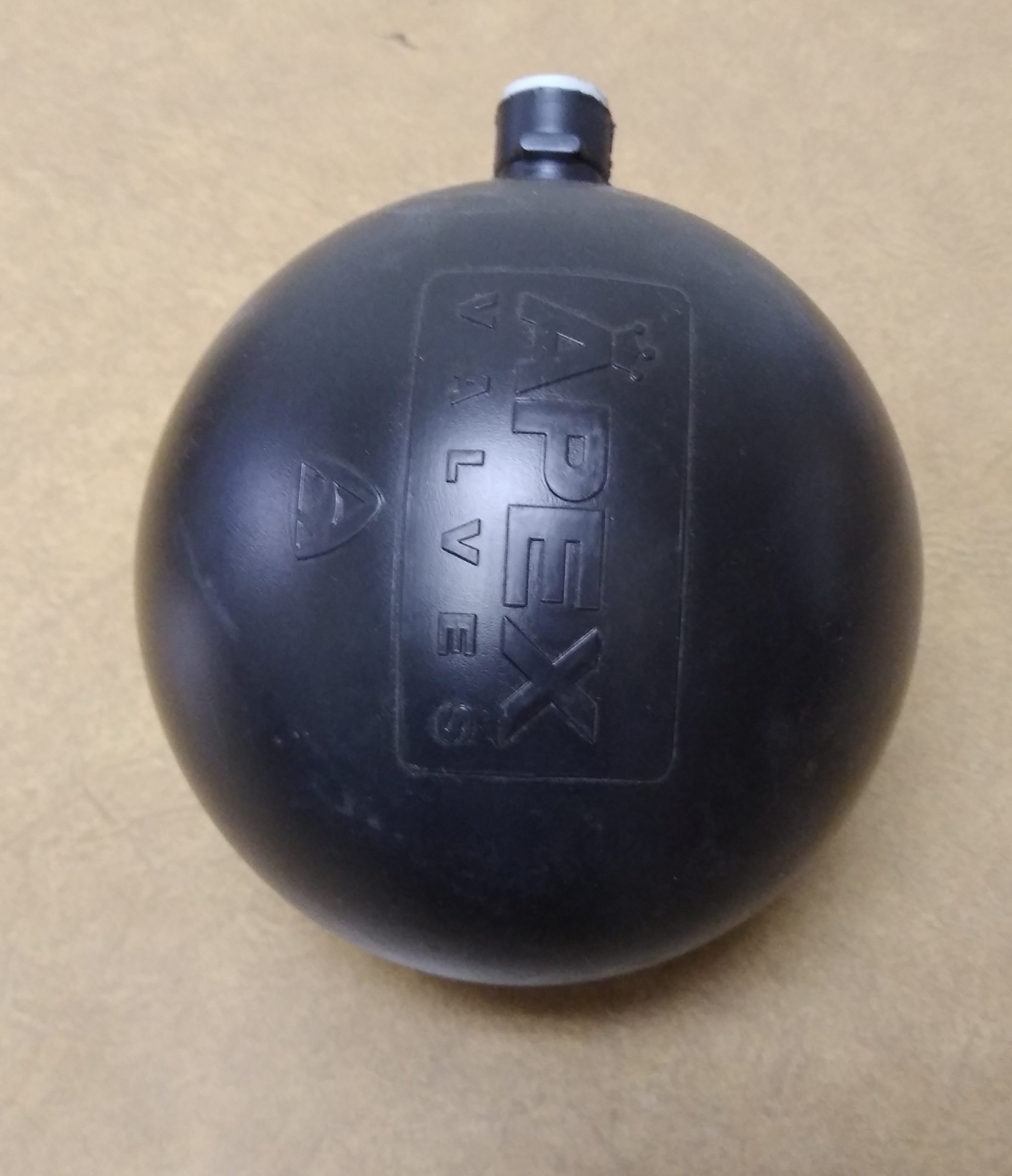 Black Float Ball 115 MM FLT 150 B - Huber's Animal Health